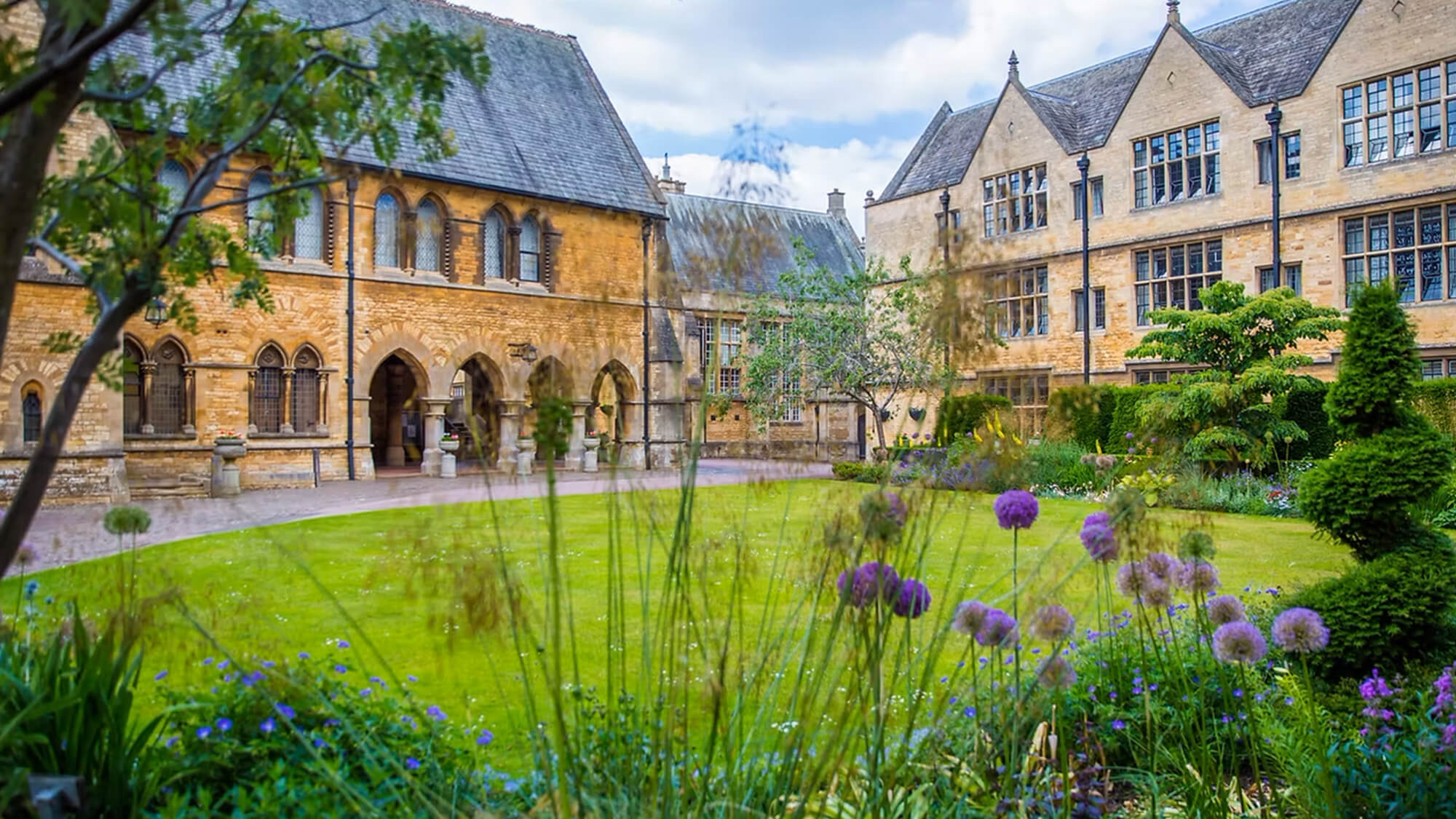 England: Uppingham School - "Professionals" Program 🌏
